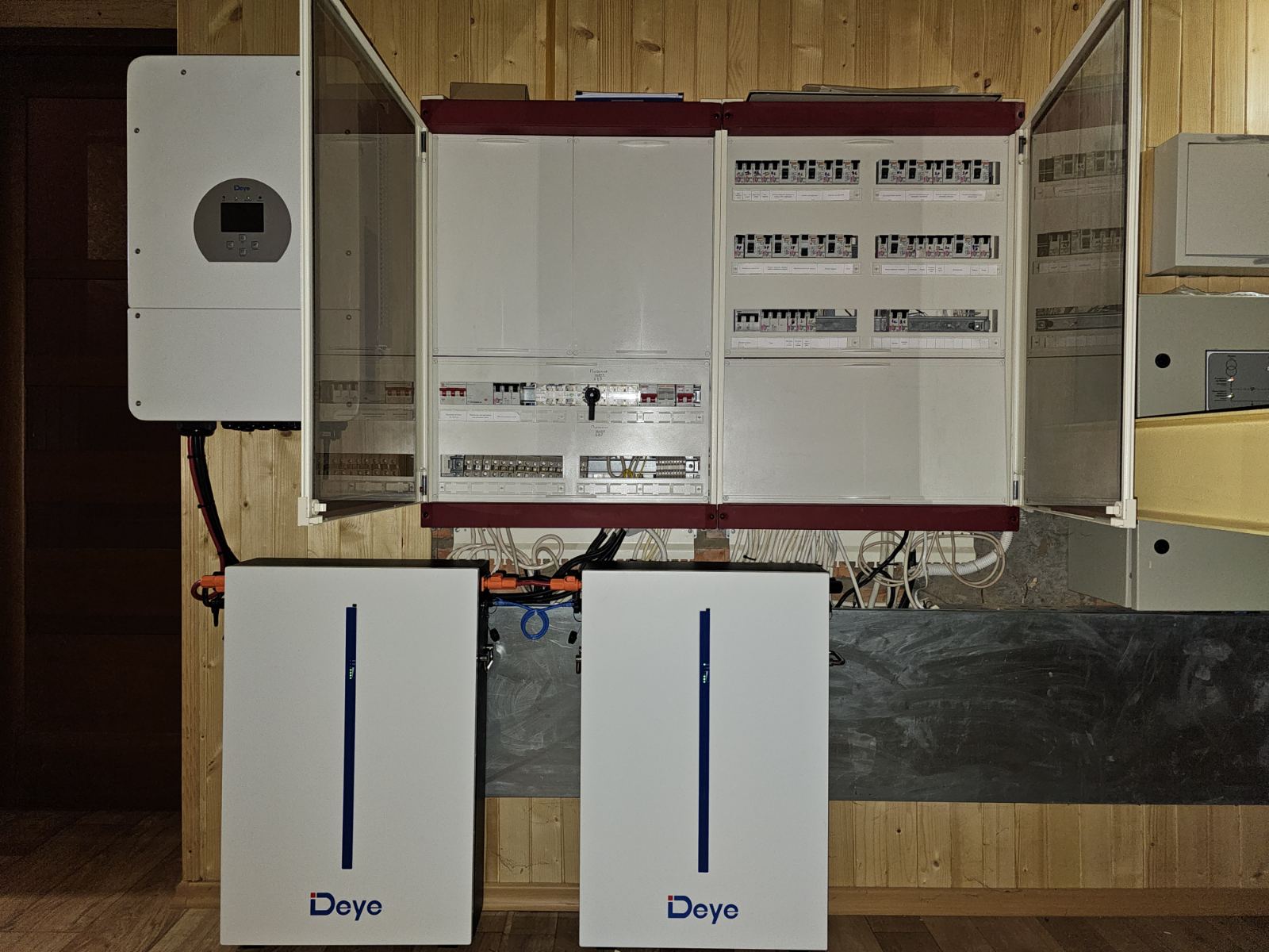 Резервна система на інверторі DEYE 8 кВт і акумуляторах DEYE 10 кВт для ...